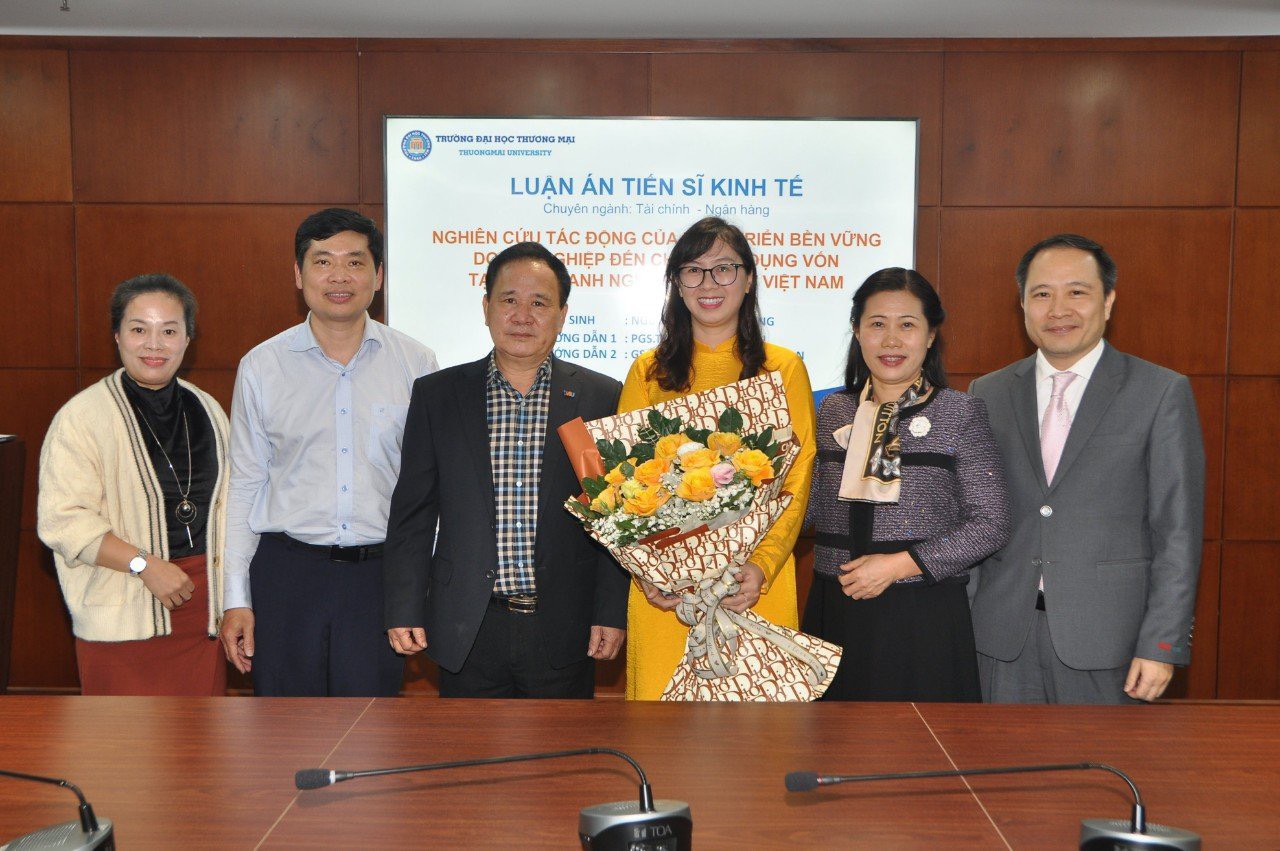 Lễ bảo vệ luận án tiến sĩ của nghiên cứu sinh Nguyễn Thị Liên Hương ...